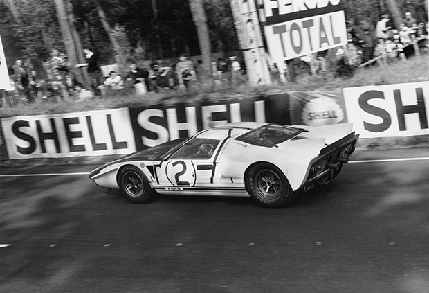 American dream: the ford GT40 story, it’s history and it’s versions at ...